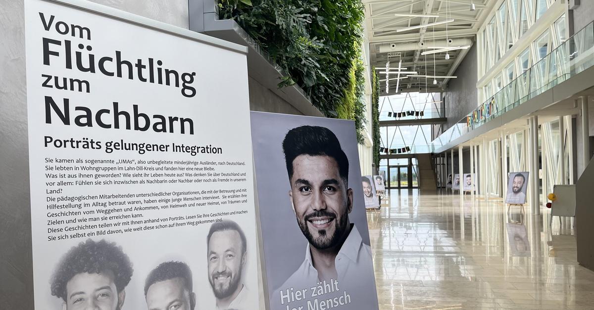 Ausstellung „Vom Flüchtling zum Nachbarn“ startet in Gladenbach mit Konzert