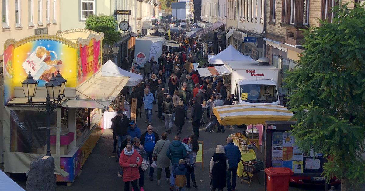 Shoppen und schlemmen beim Dillenburger Hubertusmarkt