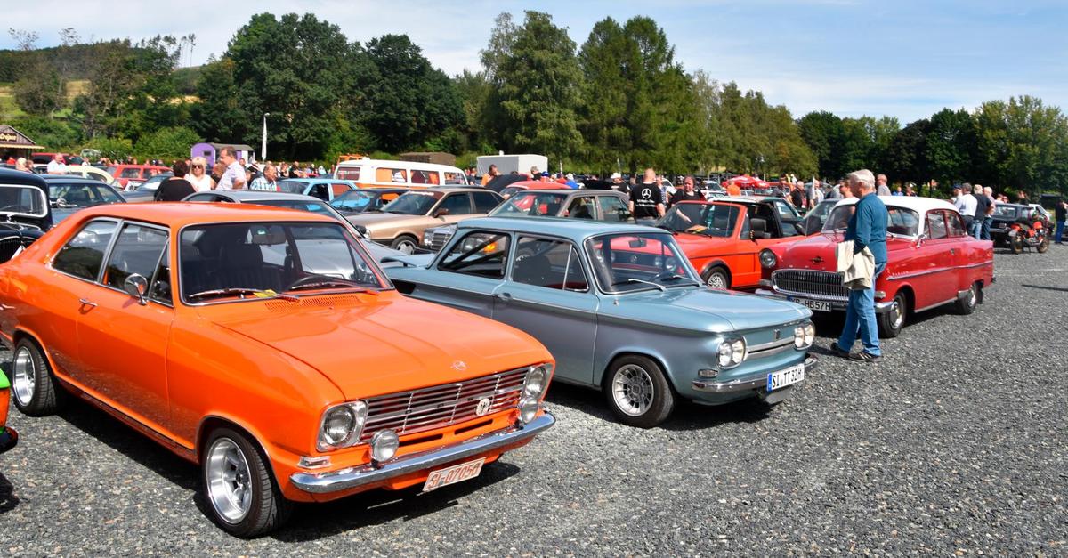 Old- und Youngtimer treffen sich am Hammerweiher