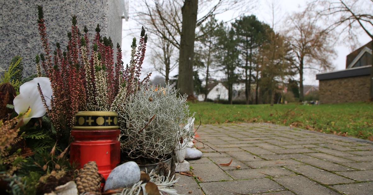 Lahnau schafft mehr Urnenbaumgräber