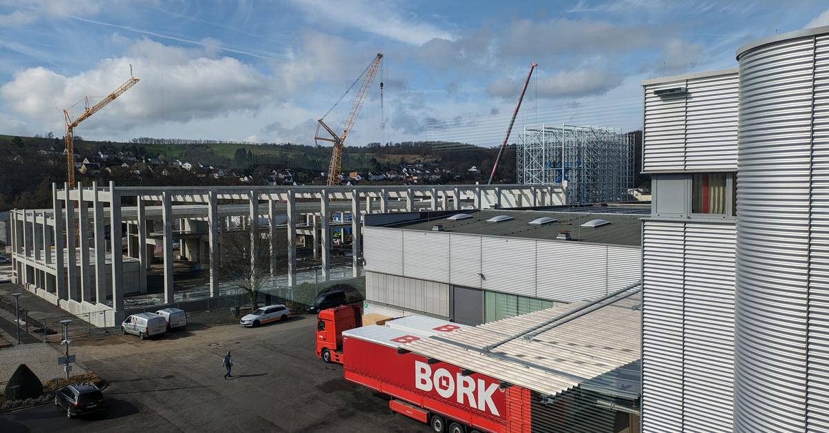 Logistikzentrum von Pfeiffer Vacuum in Aßlar nimmt Form an