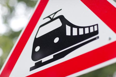 Ursache für tödlichen Unfall an Bahnübergang weiter unklar