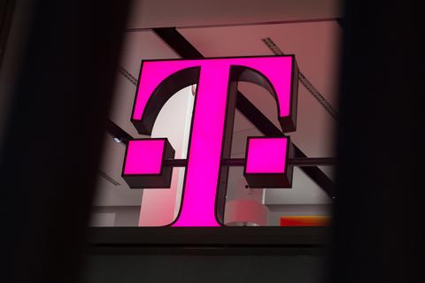 Telekom-Warnstreik trifft Hessen - Demo in Frankfurt