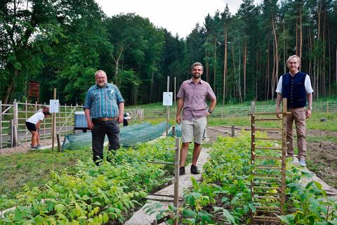 Forstkamp im Westerfelder Wald eingeweiht | Mittelhessen