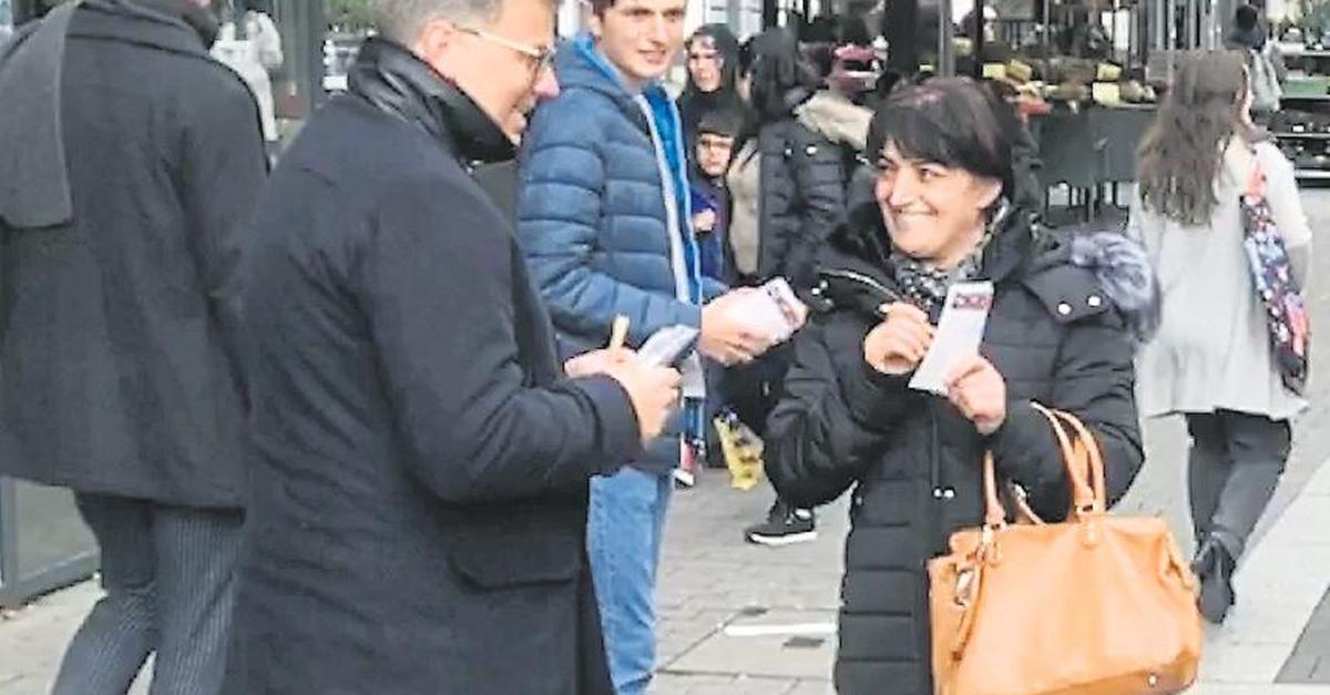 "Ich bin der Mann zum Bild": Wahlkampf-Tour mit Frank-Tilo Becher