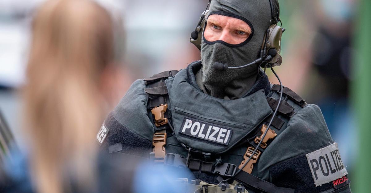 Polizei-Spezialkräfte stürmen Wohnung in Gießen