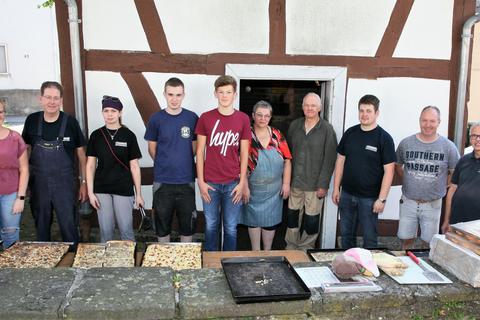 Fleißig gebacken und über 2000 Euro gespendet | Mittelhessen