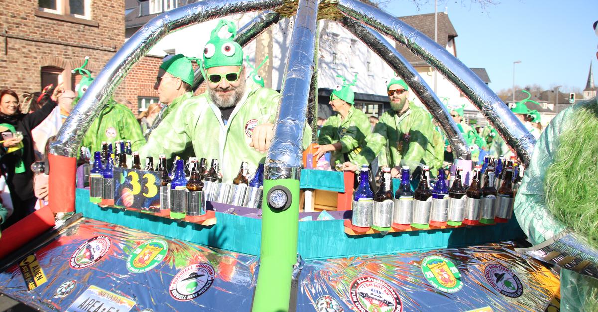 Tausende kommen zum Handkarrenumzug nach Bad Camberg