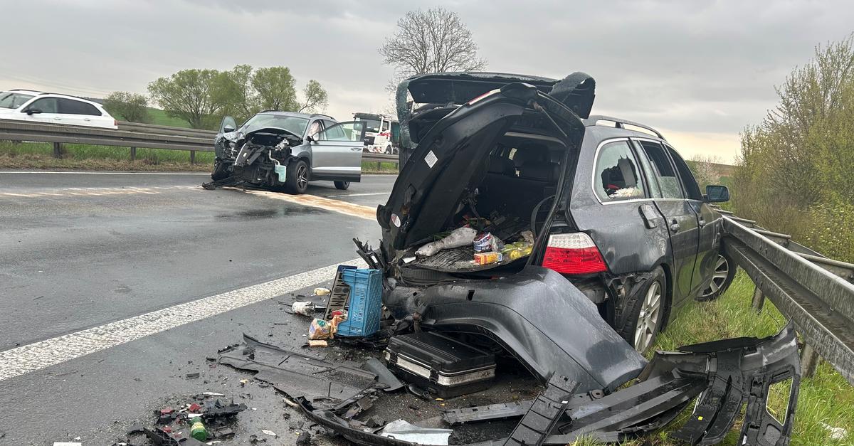 Schwerer Zusammenstoß auf B49 bei Beselich: Sechs Verletzte
