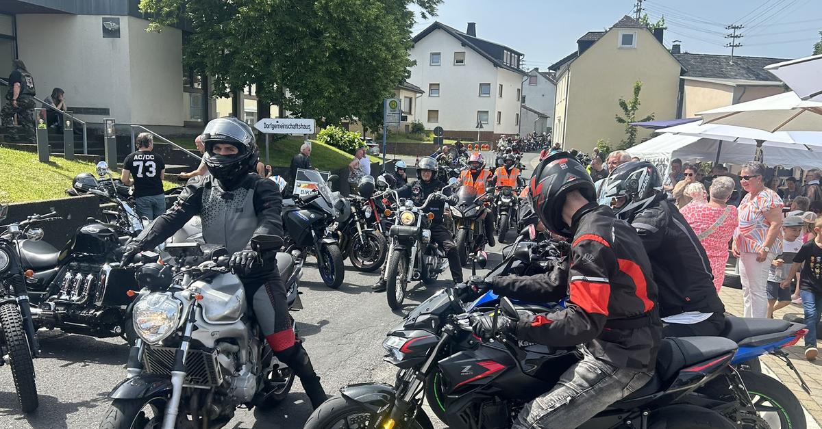 „Flaming-Stars“ feiern Rekordbesuch beim Biker-Treffen in Hangenmeilingen