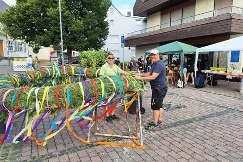 Party und Tradition: Kirmes in Oberbrechen zieht alle an