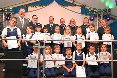 Festkommers zu 100 Jahre Feuerwehr Waldernbach mit Ehrungen
