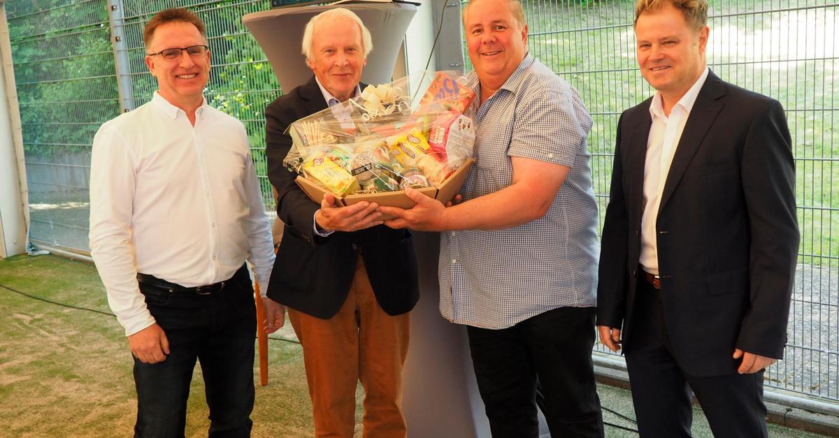 Tennisclub Waldernbach hat endlich seine große Zelthalle