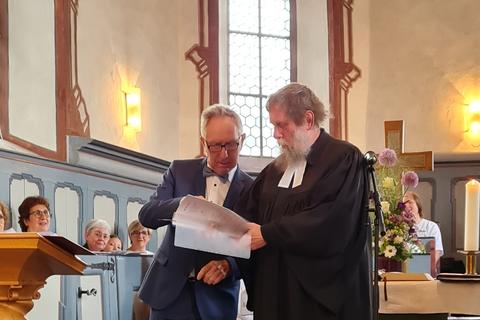 Emotionaler Abschied in Münster: Beliebter Pfarrer Ulrich Finger hört auf