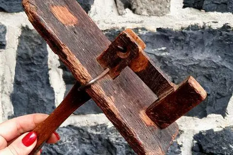 Postrumpeln Klappern Knattern
