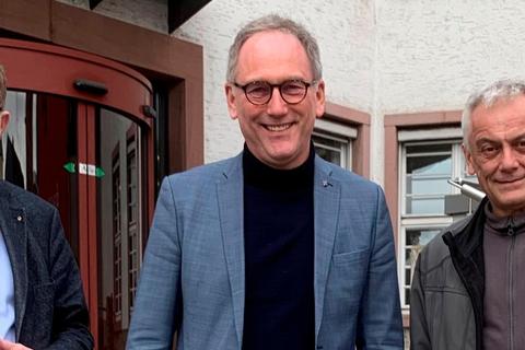 Limburg-Weilburg: Belegschaft und Chefs spenden 2000 Euro