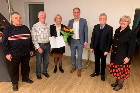 Ursula Metz aus Weinbach erhält Ehrenbrief