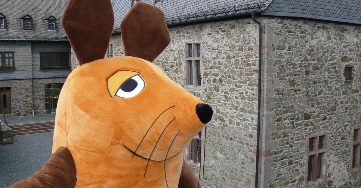 Die Maus öffnet die Türen des Hinterlandmuseums