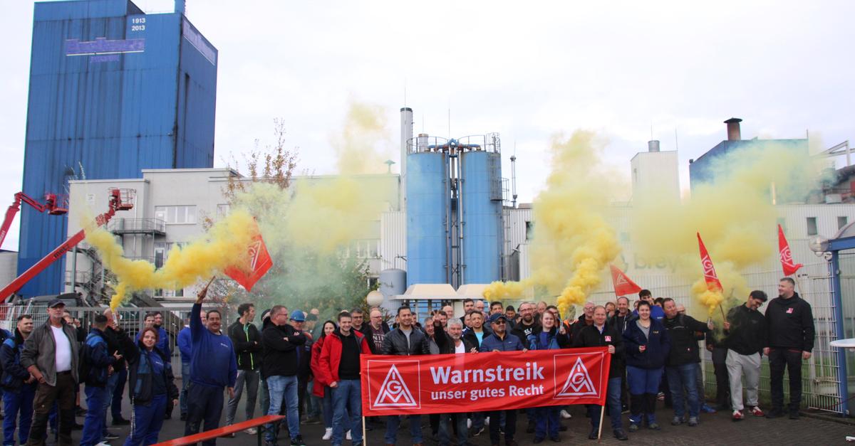 Warnstreik bei Breyden in Breidenbach