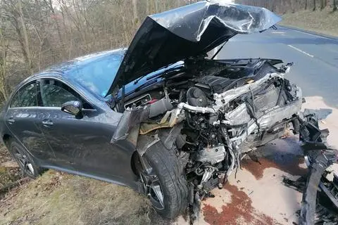 Unfall auf B255 bei Weidenhausen: Hubschrauber im Einsatz