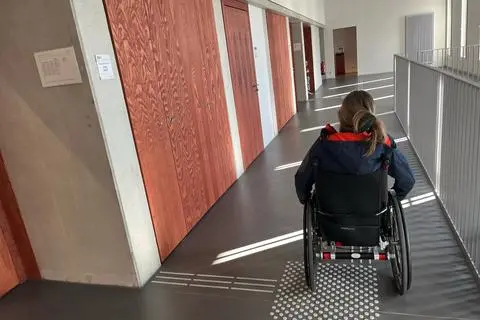 Studieren im Rollstuhl? Eine Marburgerin zeigt, wie’s geht