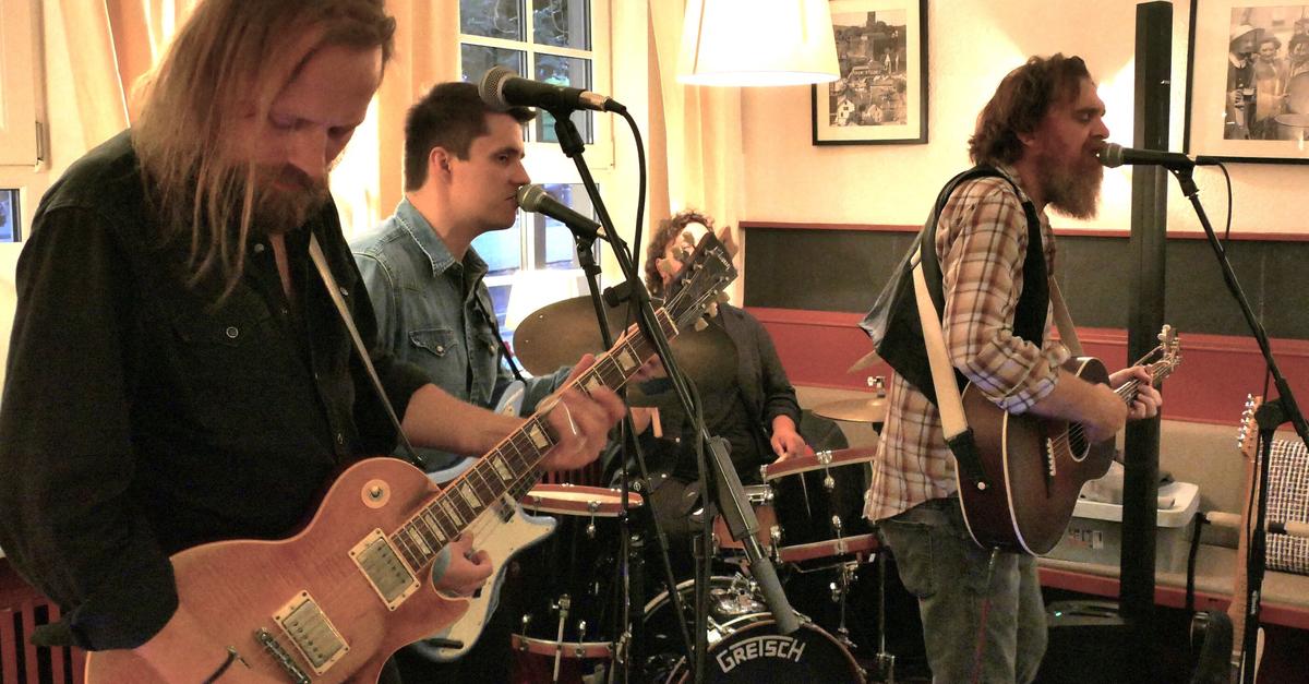 „David Newbould Band“ lässt in Dillenburg nichts anbrennen