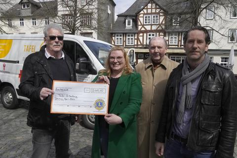 Oranier-Lions spenden für die Dillenburger Tafel