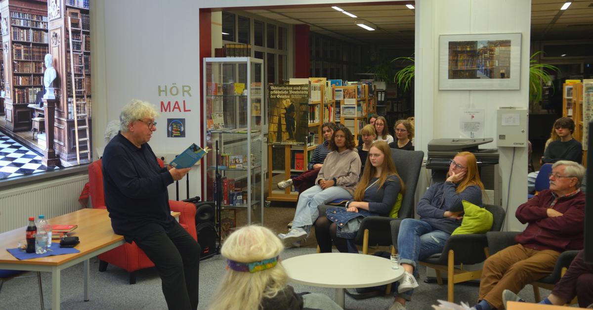 Dillenburger „Enfant terrible“ kehrt für eine Lesung zurück