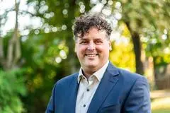 Friedrich Dehmer (parteilos) ist Bürgermeisterkandidat in Dillenburg.