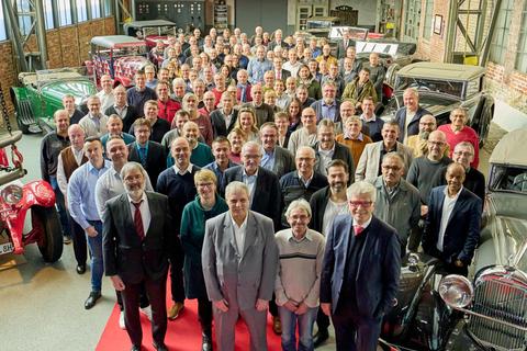 Rittal in stürmischen Zeiten auf Kurs - dank der Mitarbeiter