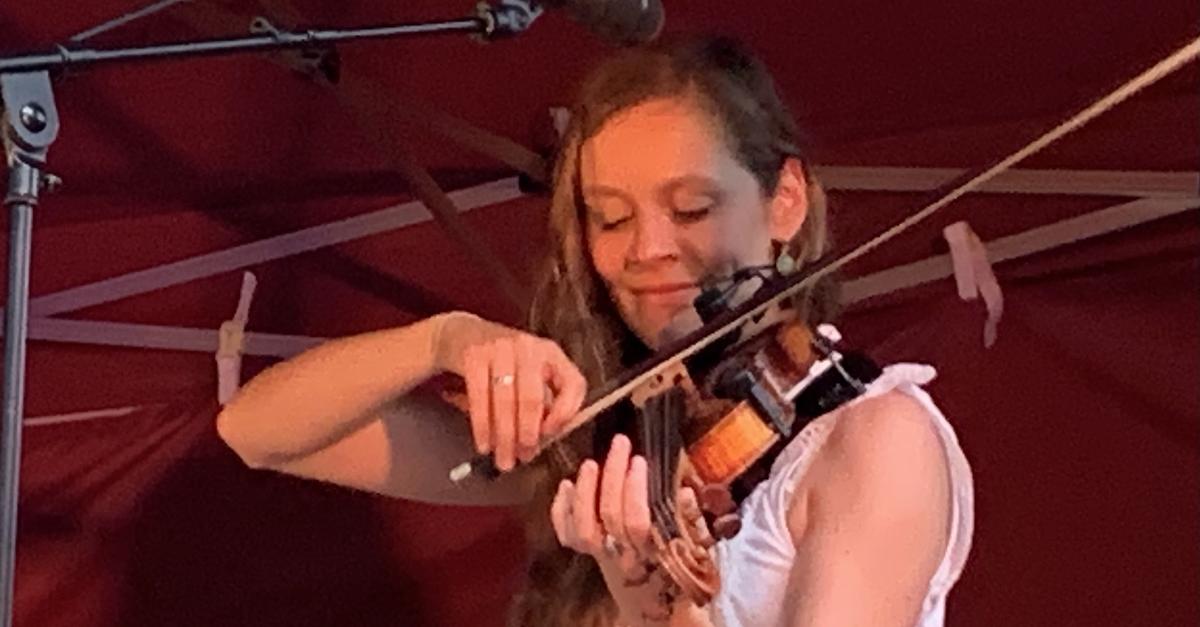 Jördis Tielsch begeistert in Weidelbach über 200 Zuschauer