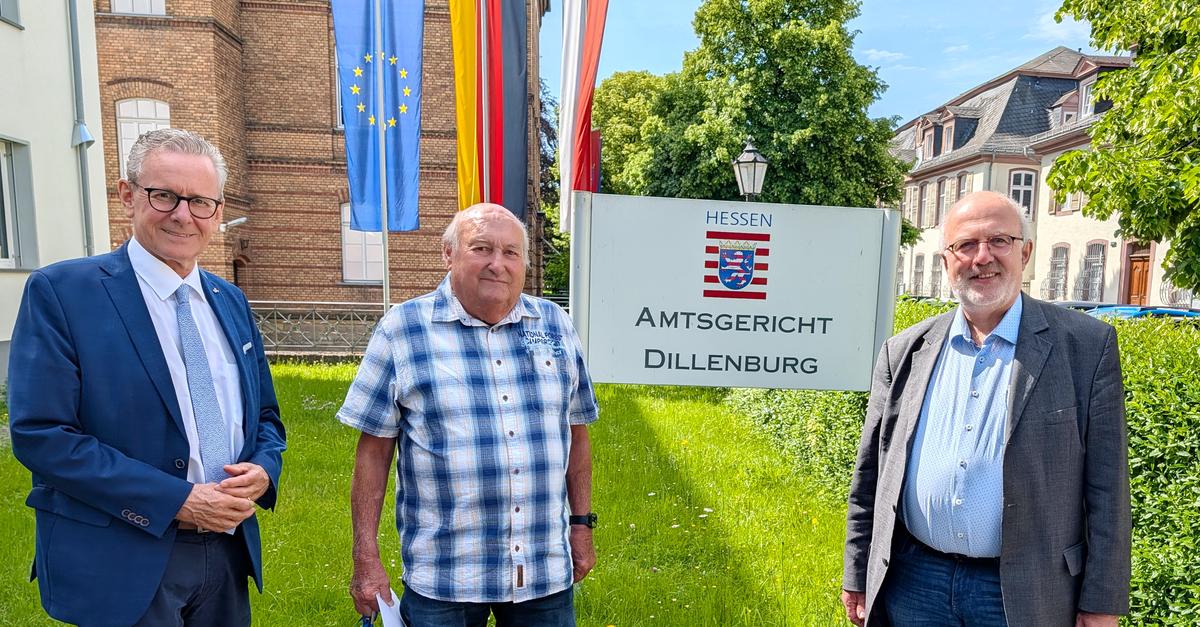 Otto-Emil Lenz aus Sechshelden ist seit 40 Jahren im Ortsgericht