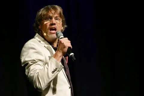 Christoph Sieber und die Pandemie der zunehmenden Dummheit