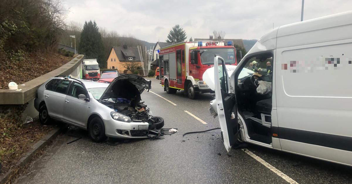 Frontalzusammenstoß in Herborn: B255 wieder frei