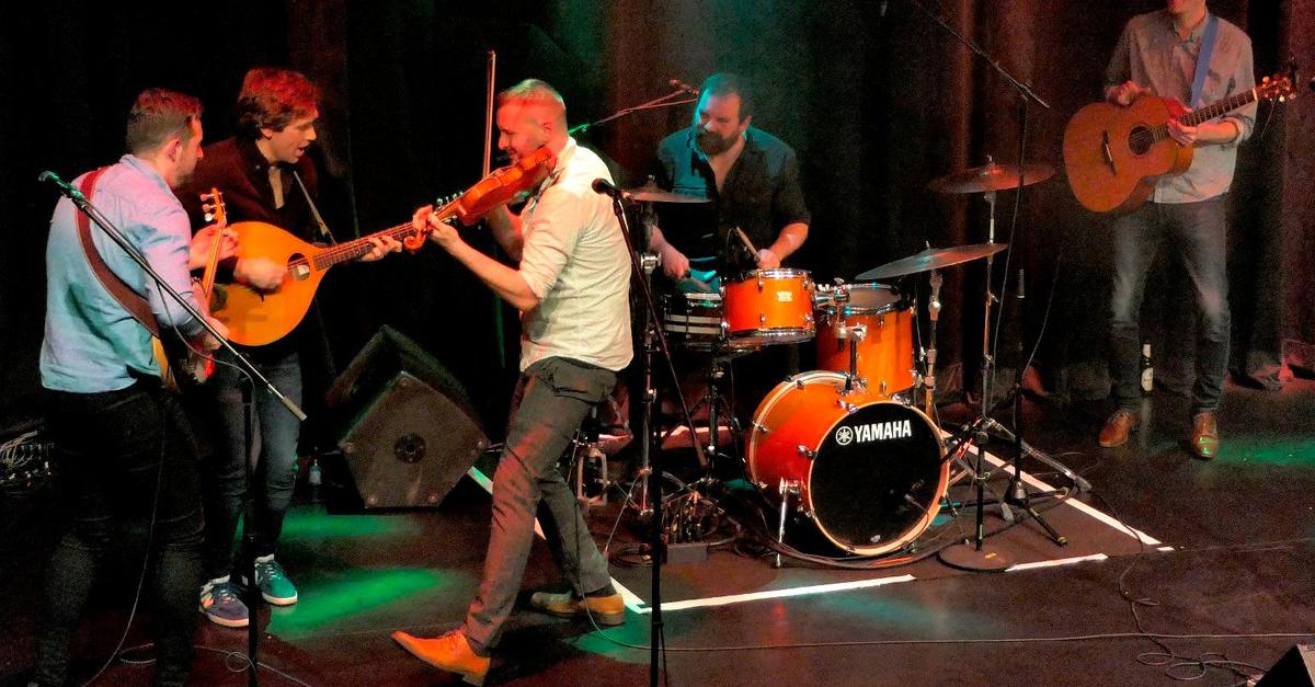 "Rapparees" reißen das Publikum in Herborn mit