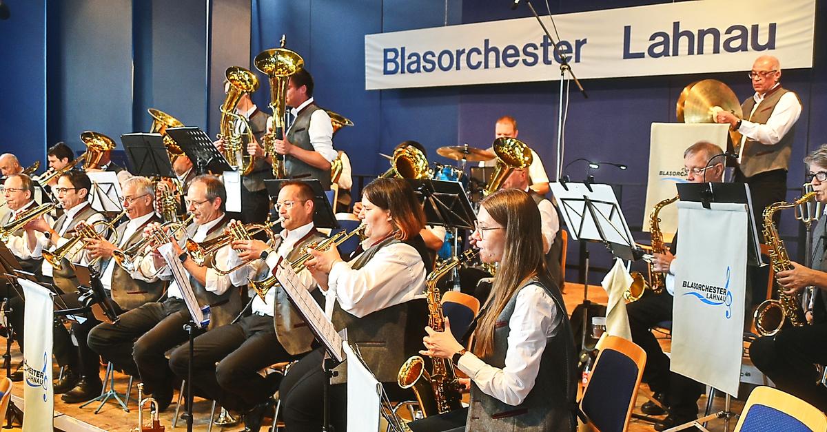 Blasorchester Lahnau feiert 40. Geburtstag mit 300 Gästen