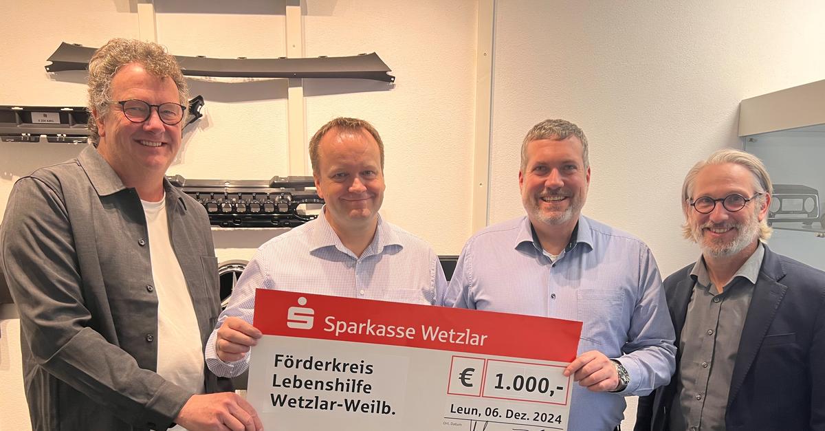 R. Hofmann GmbH spendet 1000 Euro an Lebenshilfe Wetzlar