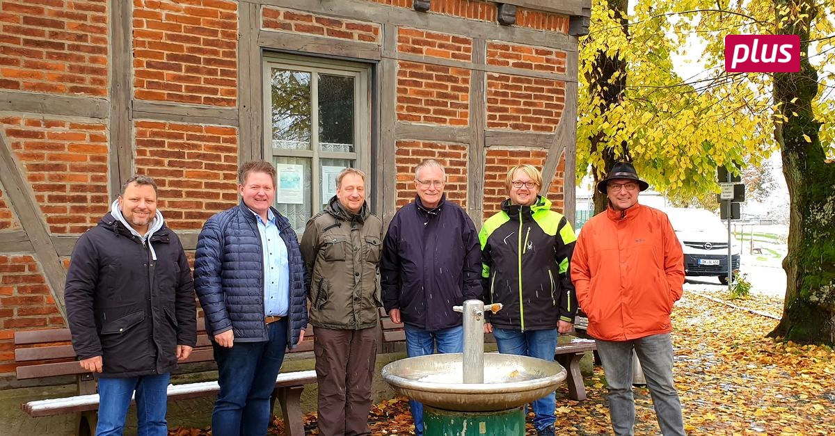 Leun arbeitet an einem Kompass