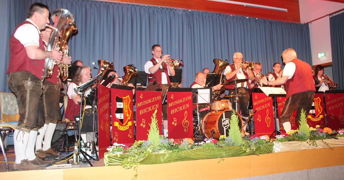 Musikzug Bicken beweist „Böhmisches Temperament”