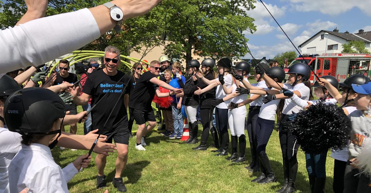 Bellersdorf lässt es beim Dreh mit dem HR ordentlich krachen