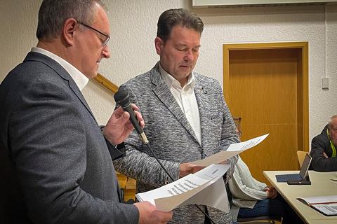 Schöffengrund: Peller schwört zweiten Amtseid