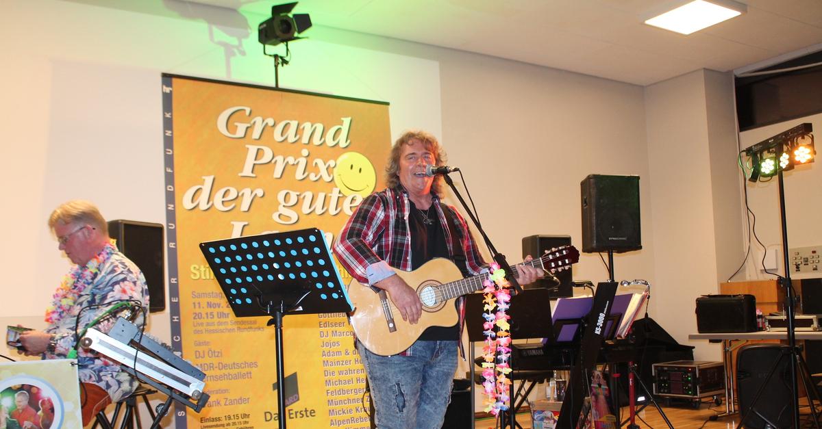 Schlagersänger Michael Heck bringt gute Laune nach Eisemroth