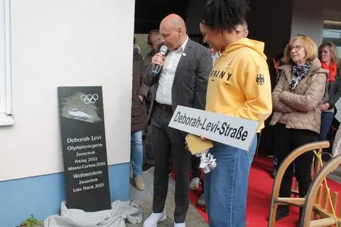 Siegbach ehrt seine Spitzensportlerin Deborah Levi