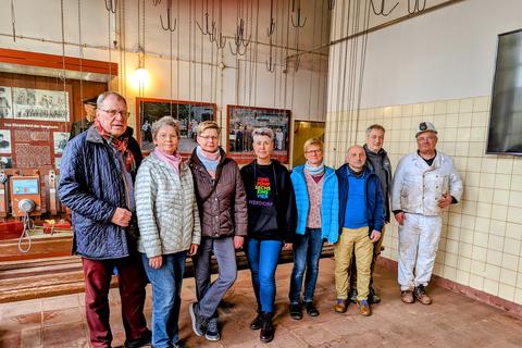 Spender sorgen für neue Bänke an der Grube Fortuna