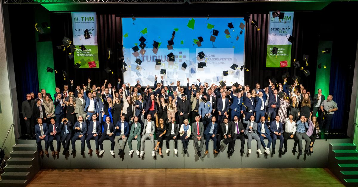 StudiumPlus verabschiedet Absolventen