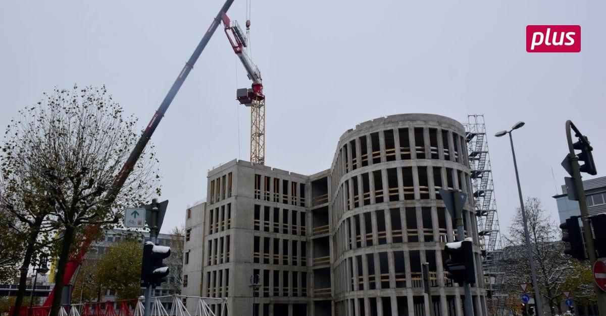 Baukran am Karl-Kellner-Ring in Wetzlar umgesetzt