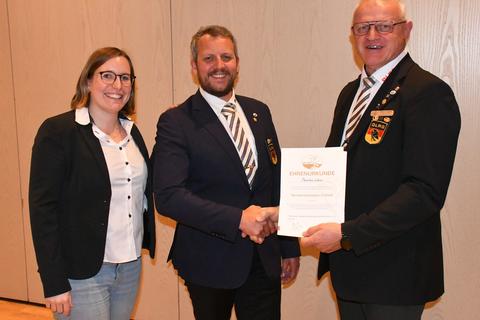 DLRG-Verdienstabzeichen in Gold für Thorsten Lebeau