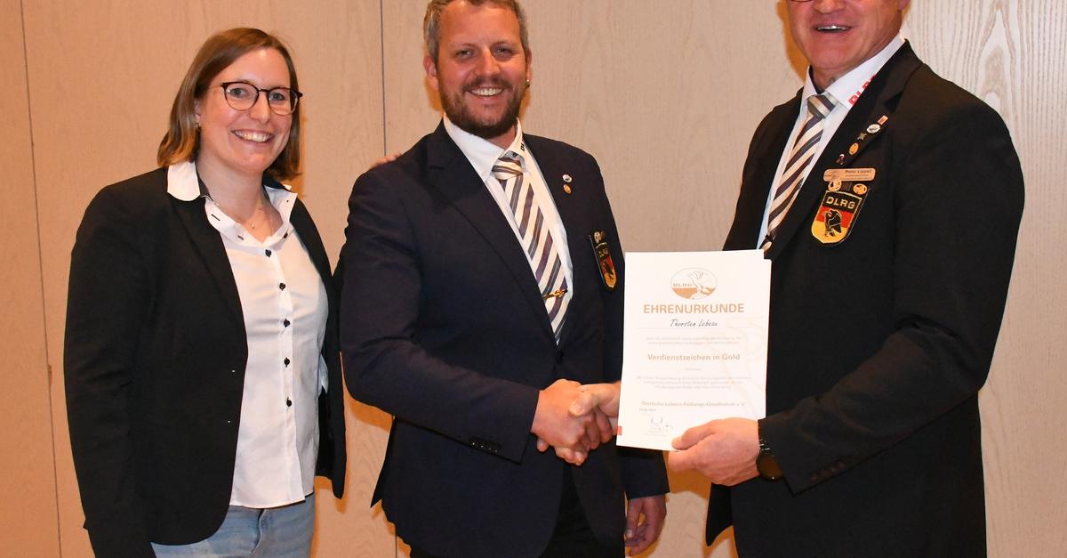 DLRG-Verdienstabzeichen in Gold für Thorsten Lebeau