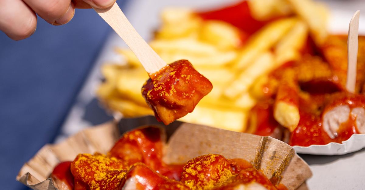 Vom Imbiss zum Kult-Snack: Ein Wettstreit um die Currywurst