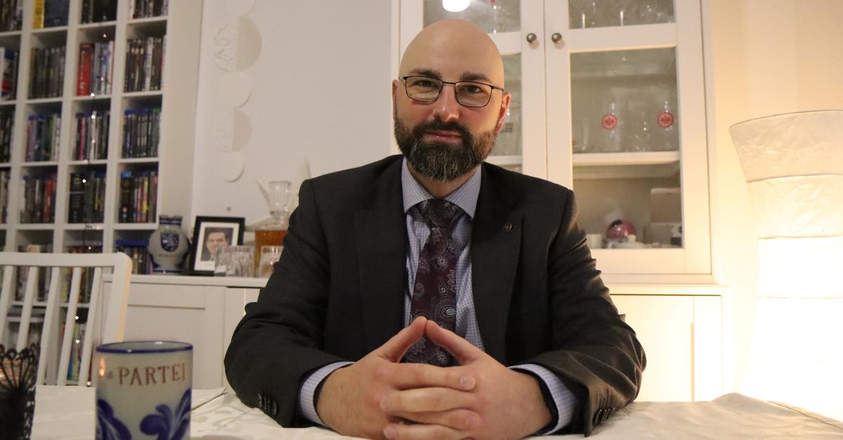 Dominic Harapat: Kanzlerkandidat für "Die Partei" kommt aus Hessen